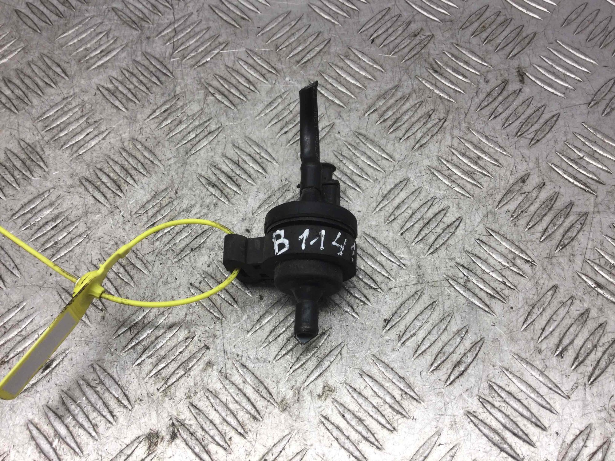 Б/У Клапан вентиляции топливного бака Ford Focus 2 поколение (2005-2008) 2007 г.