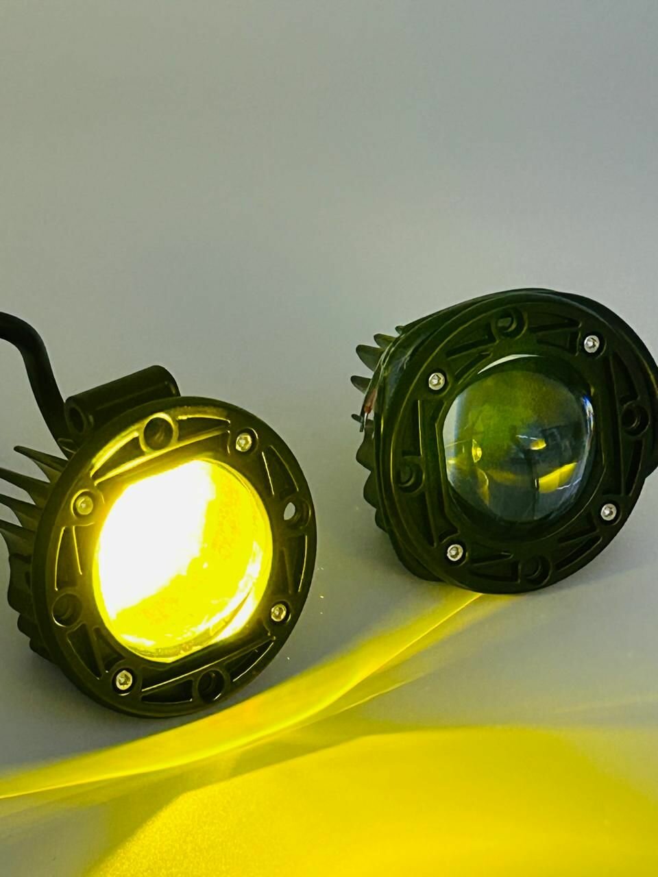 Светодиодные универсальные фары Круглые с линзой Белый желтый