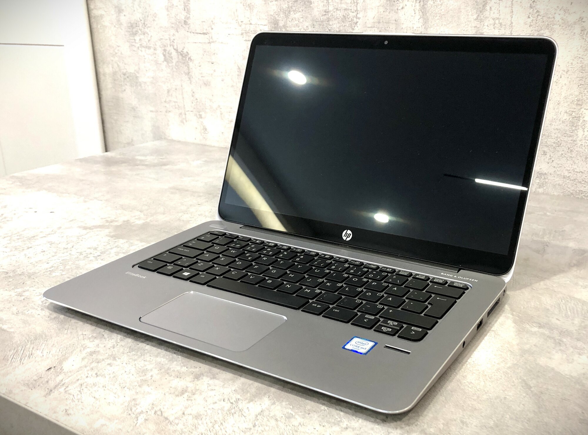 Ноутбук HP Elitebook 1030 G1 Core M5 6Y54 1.1-2.7ГГц, Память 8ГБ, Диск 256 Гб SSD, Экран 13" (1920*1080)