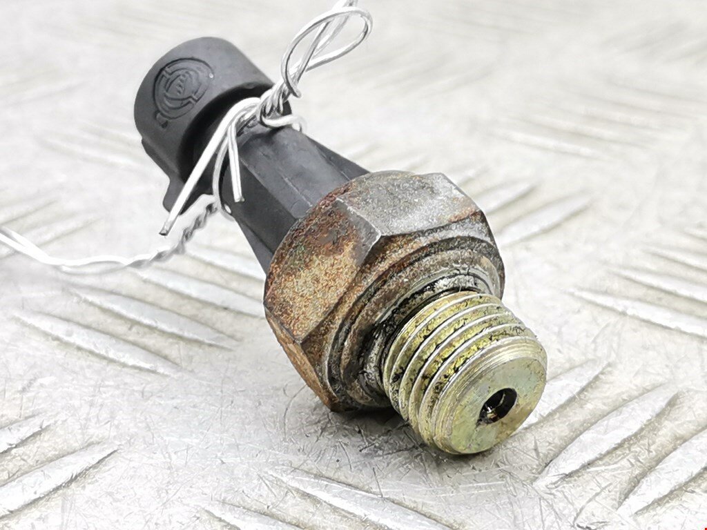 Датчик давления масла Opel Vectra C 55202374 арт. 2189766