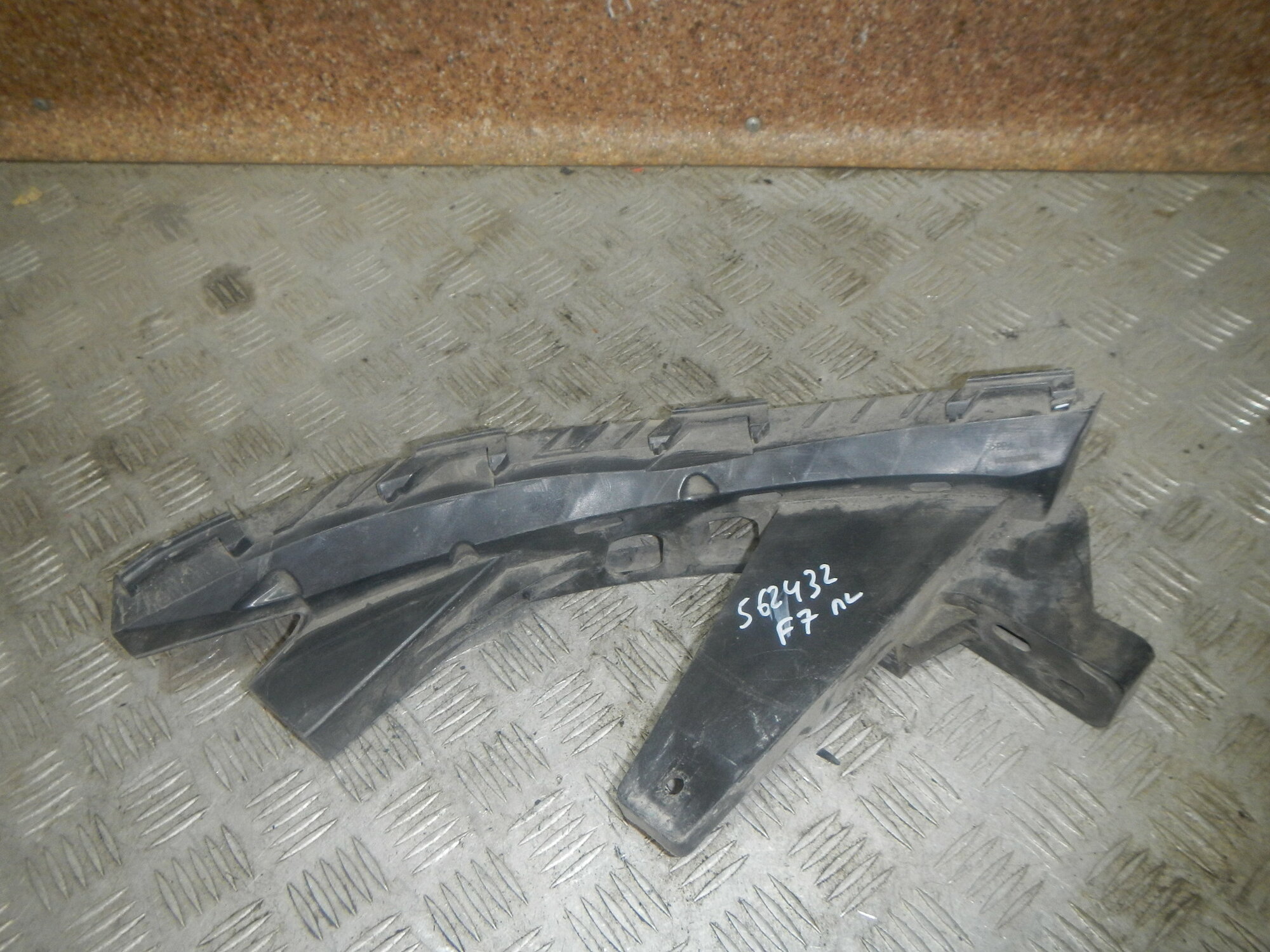 Б/У Кронштейн фары левой, Haval (Хавейл)-F7 (19-) Haval F7 (19-24) Трещина на креплении. 562432 HAVAL арт. 4121305XKQ00A