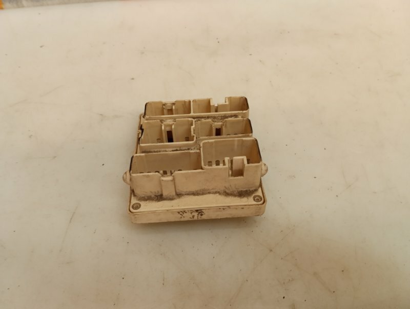 Б/У Тойота Карина Е Блок предохранителей салонный Toyota Carina E 1993 AT190, CT190, ST191 346649 TOYOTA арт. 8267120270