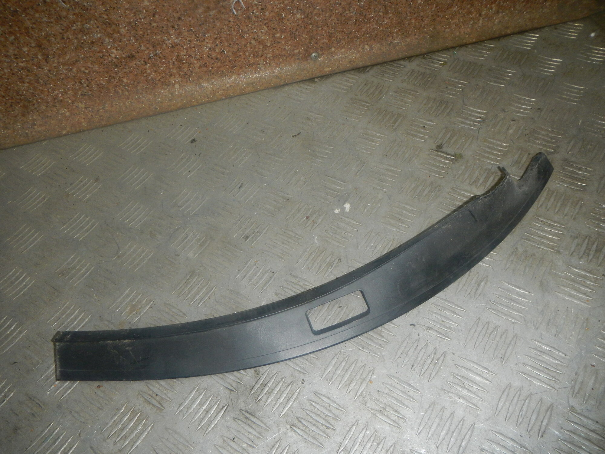 Б/У Накладка (кузов внутри), Nissan (Ниссан)-MURANO (Z50) (04-08) NISSAN MURANO (Z50) (04-08) праого фонаря Потертости. 5...