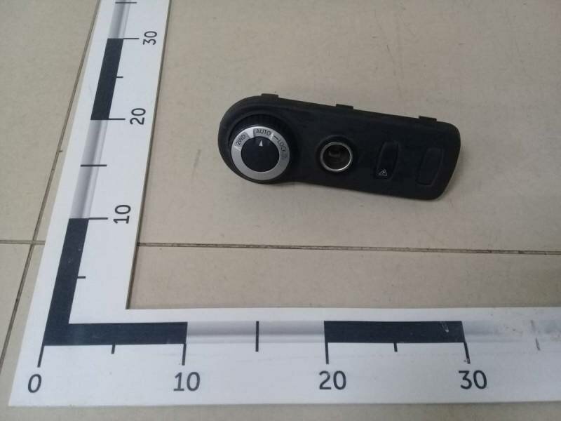 Кнопка многофункциональная Renault Duster 2012 кат.номер: 8200796642 251630024R