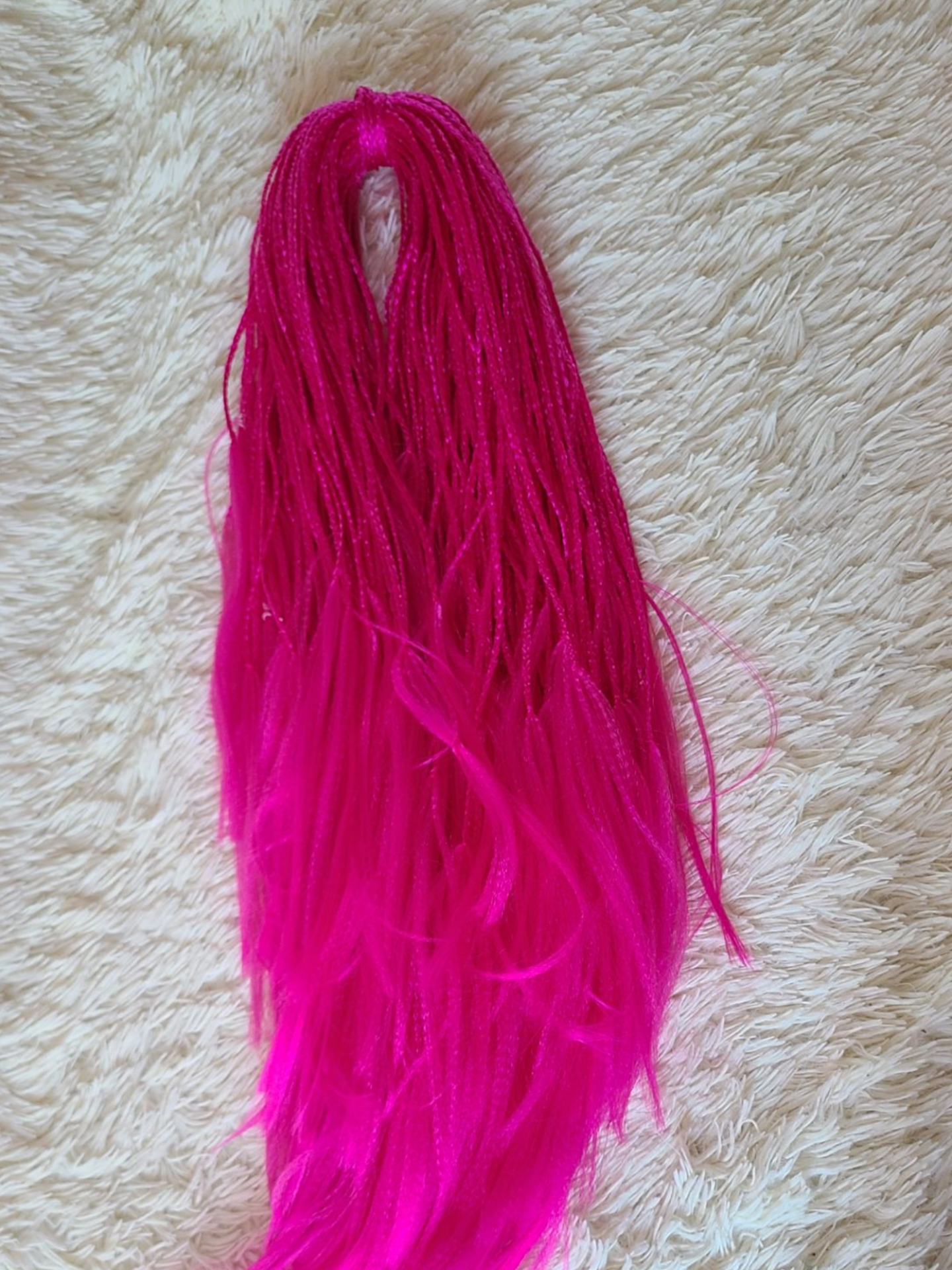 Косички, для заплетения, длина 70см, 139 штук со свободными концами в цвете фуксия