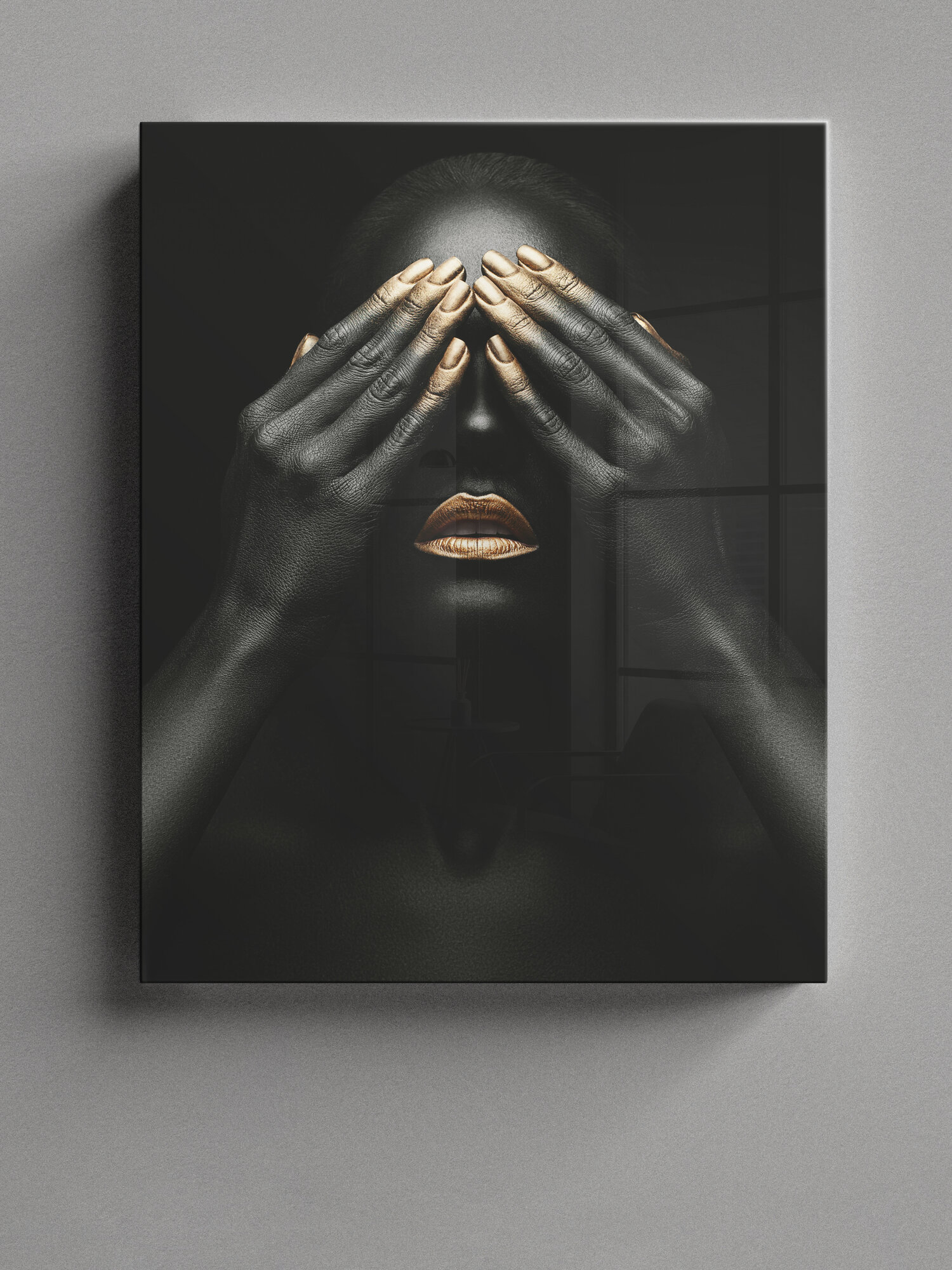Картина Postermarket "Африканка, золото" на стекле, 40 x 50 см.