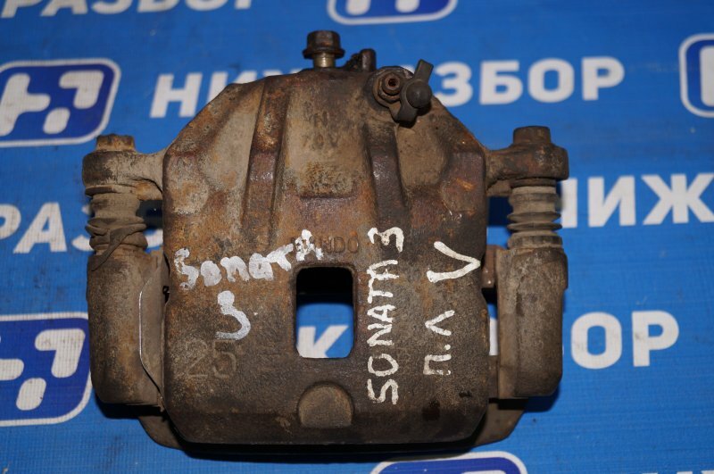 Суппорт передний левый Hyundai Sonata 3 Y3 2.0