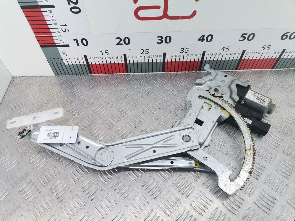 Стеклоподъемник электрический двери передней правой Opel Meriva A 93186831 арт. 1940335