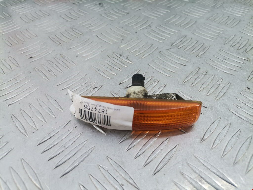 Повторитель указателя поворота правый Land Rover Range Rover Sport 1 XGB000072 арт. 1874786