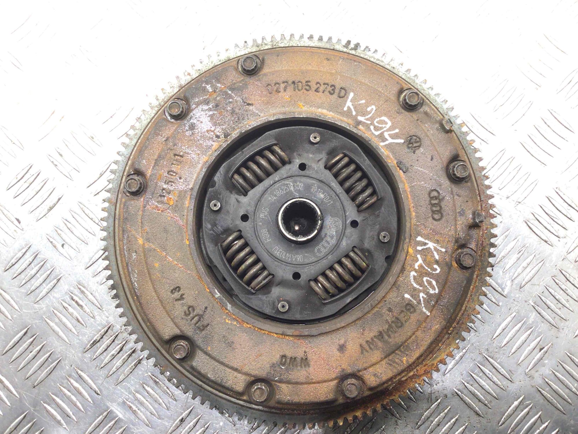 Б/У Маховик Volkswagen Golf 4 поколение (1997-2004) 2001 г.