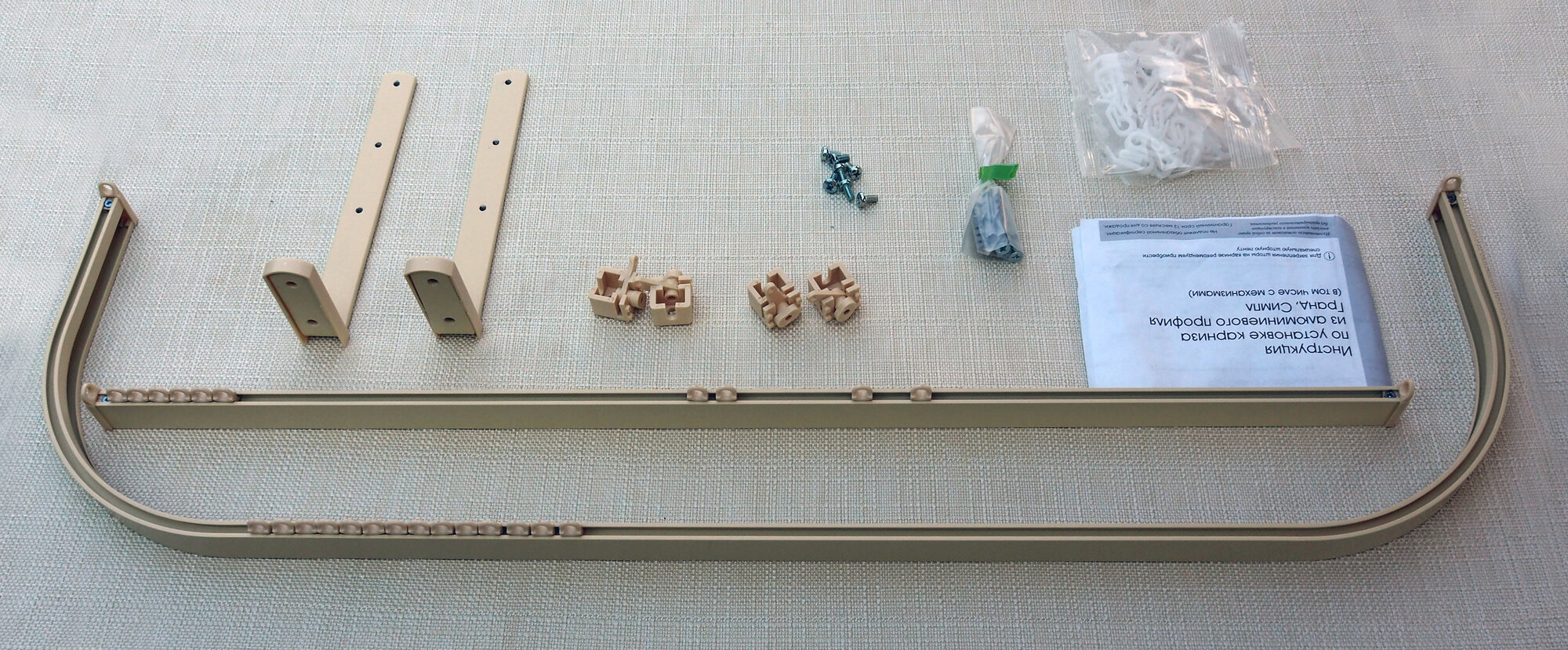 Профильный карниз цветной с загибом Симпл двухрядный. Крепление к стене.