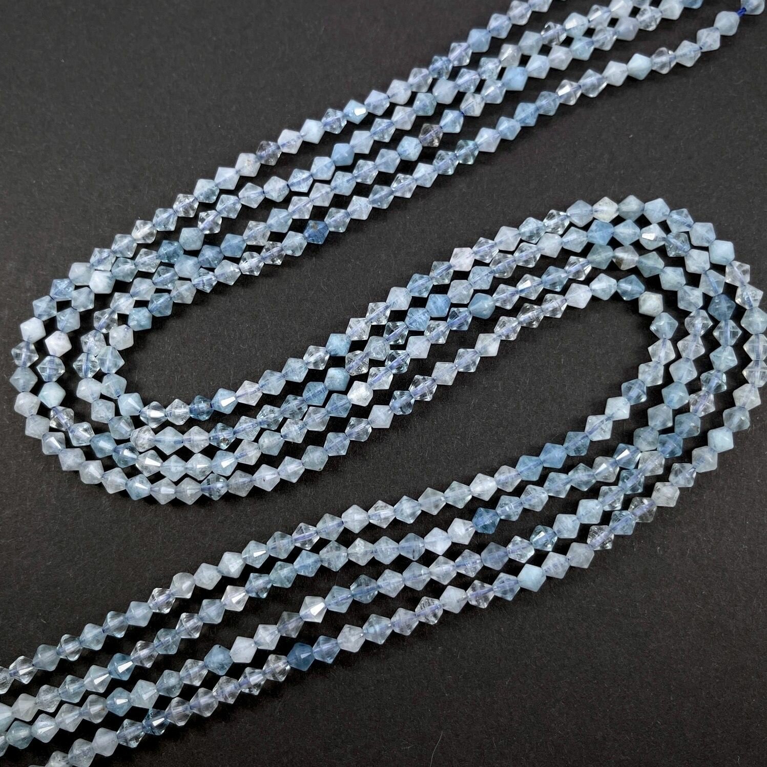 Бусины аквамарин биконус гранёный А+ 4 мм (нить 39 см), Suntrim