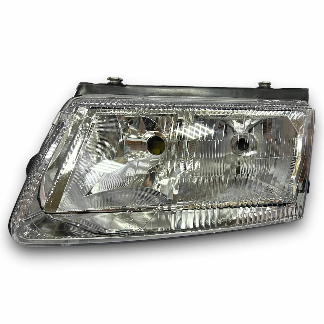 Фара передняя левая под электрокорректор Галоген Volkswagen Passat B5 с 1996-2000 ( Фольксваген Пассат Б5 )