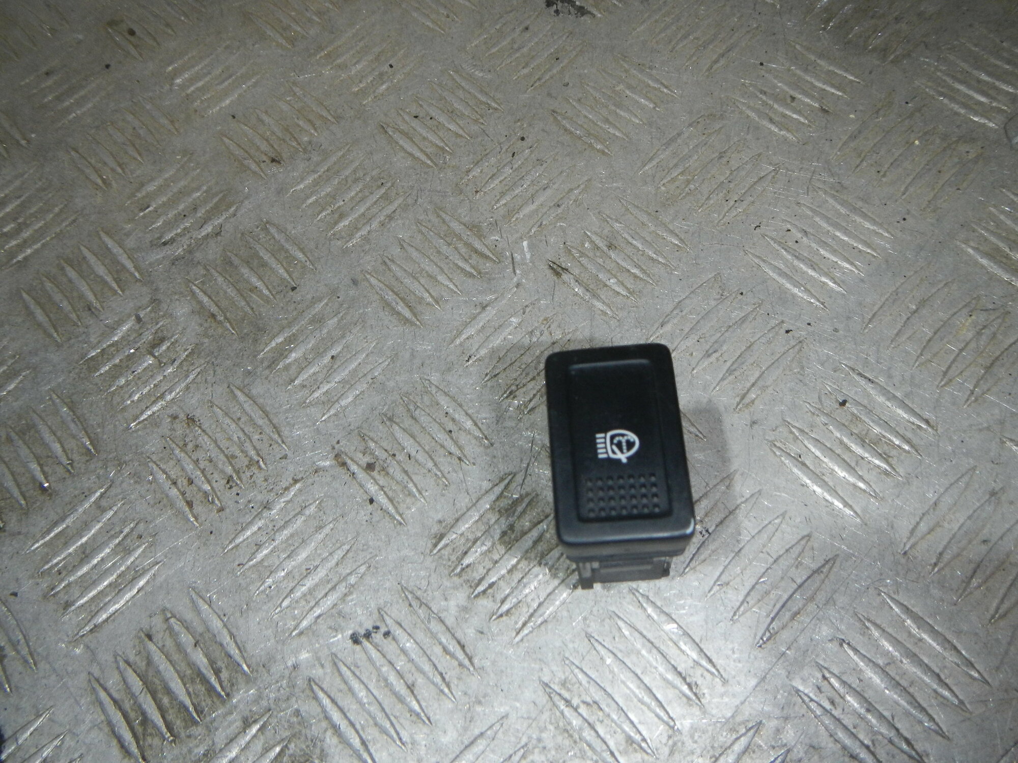 Б/У Кнопка, Suzuki (Сузуки)-SX4 (14-) SUZUKI SX4 (14-) Омывателя фар. Без видимых повреждений. 551652 SUZUKI арт. 3793057L00