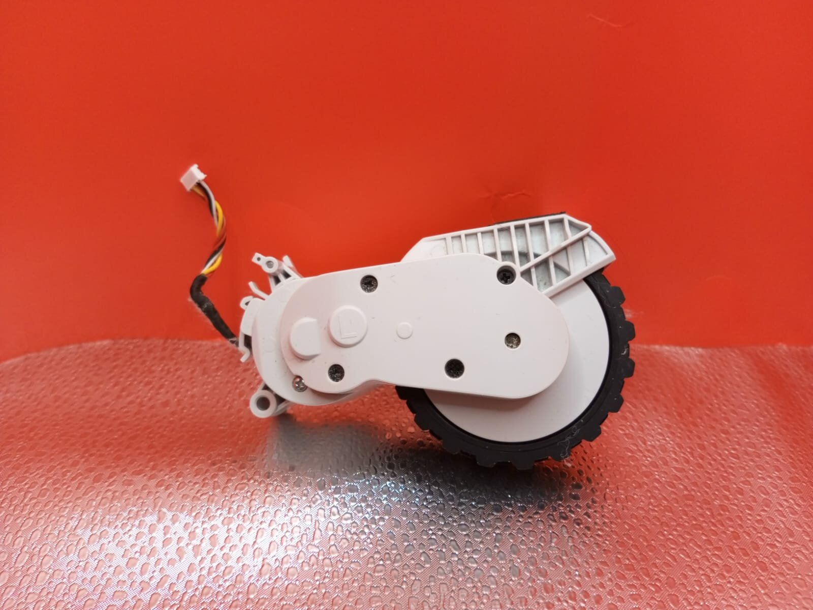 Колесо с редуктором левое L для робот пылесоса Xiaomi Robot Vacuum E12 / E10