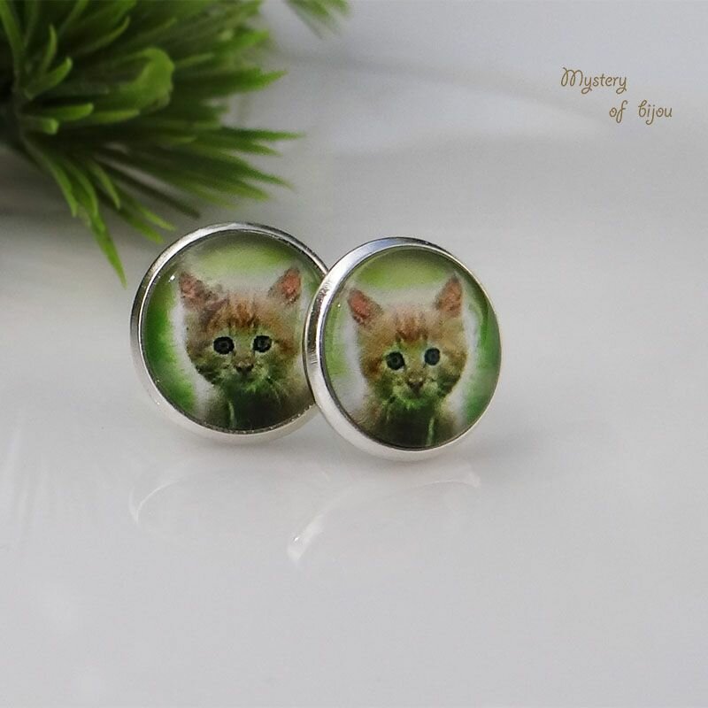 Серьги пусеты, стекло