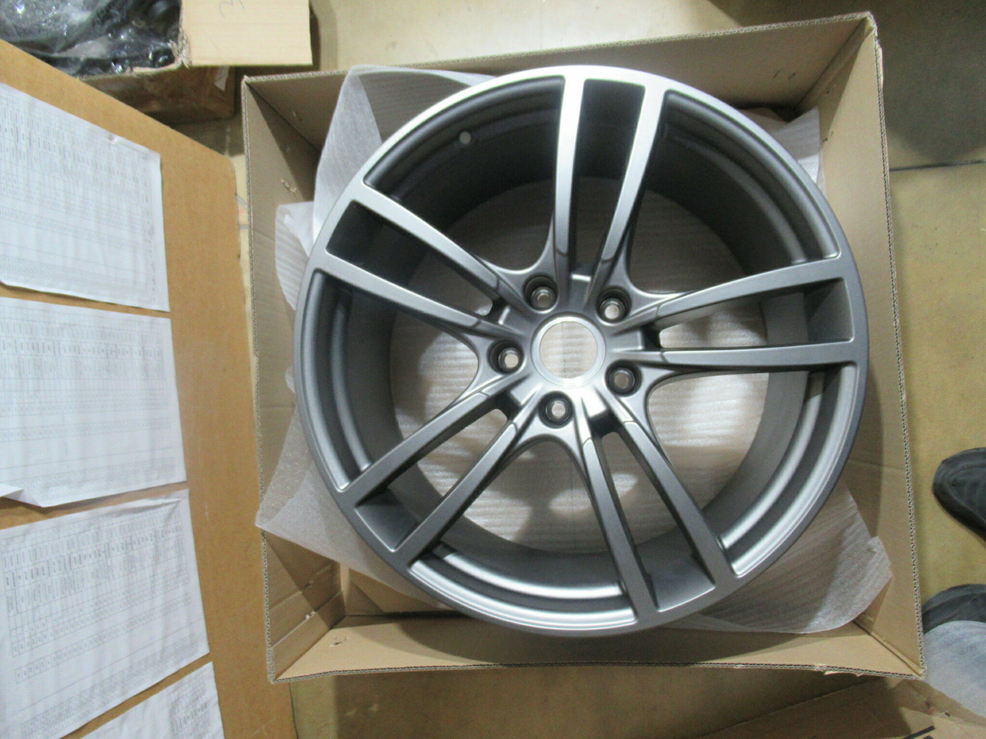 Alloy wheel Platinum satin Porsche 9Y0601025BLOB5