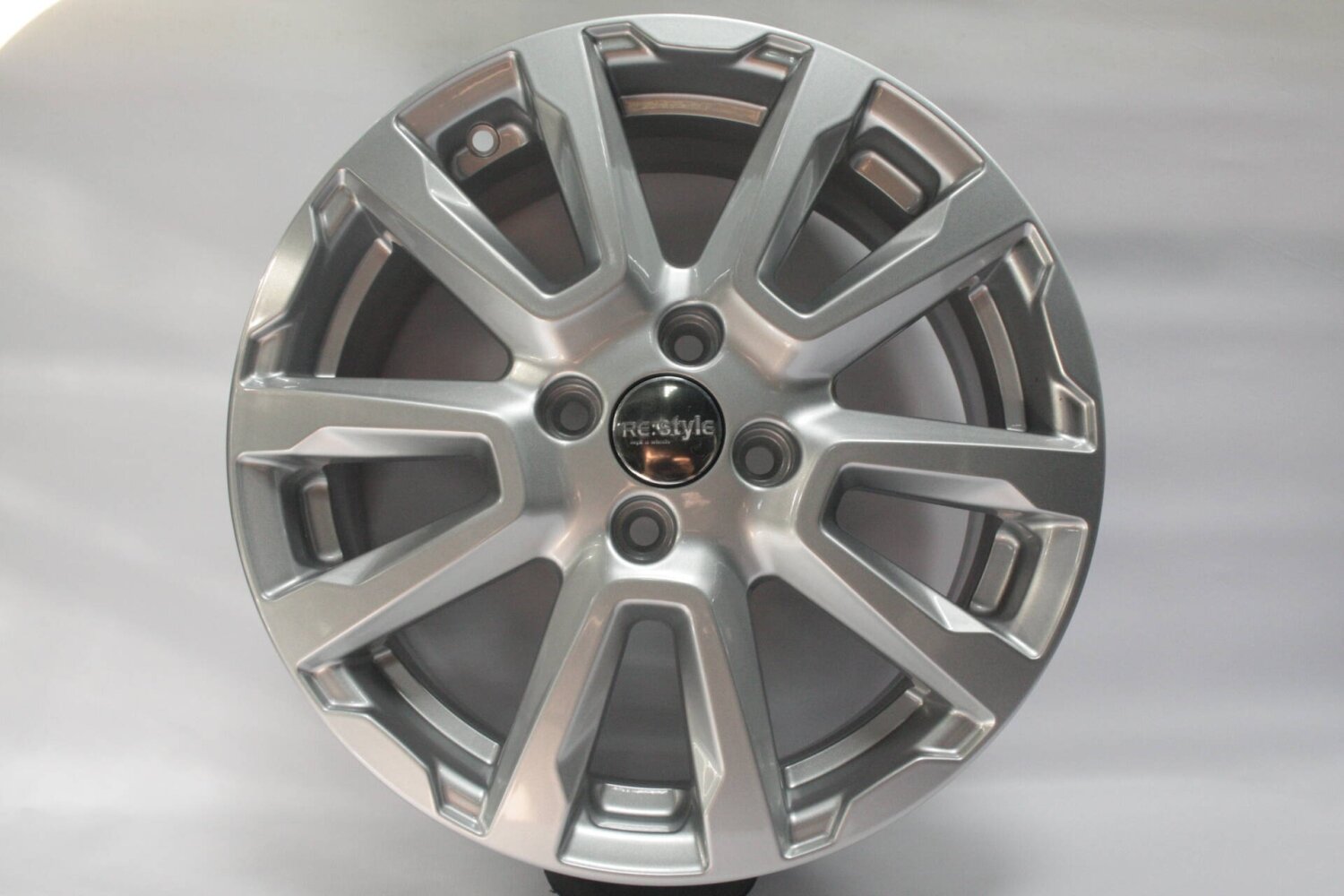 Диск КиК КС1026 (ZV_16_Vesta FL) 6,5/16 4/100 ET50 d60,1 Сильвер