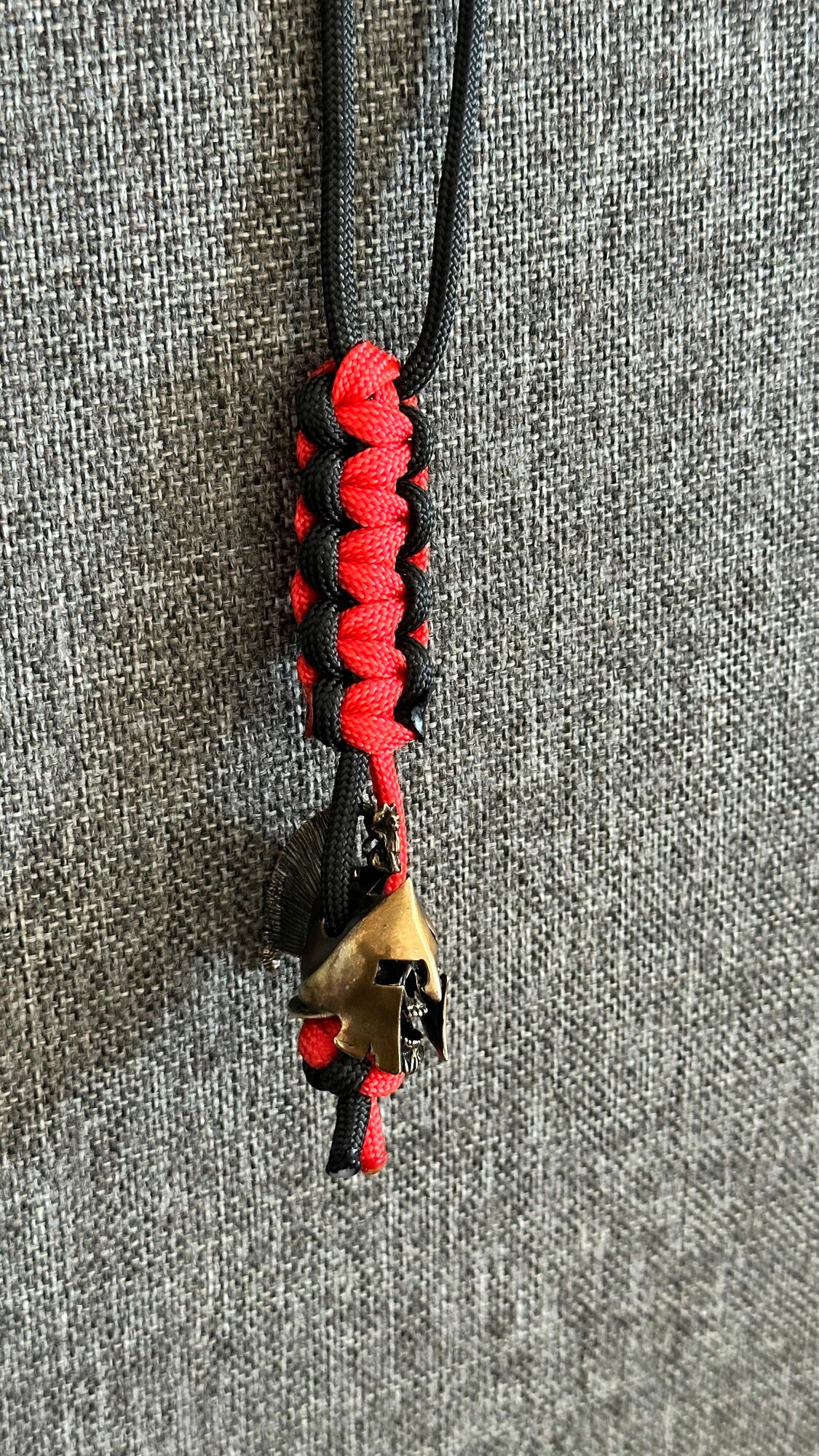 Темляк из паракорда с бусиной "Леонид"