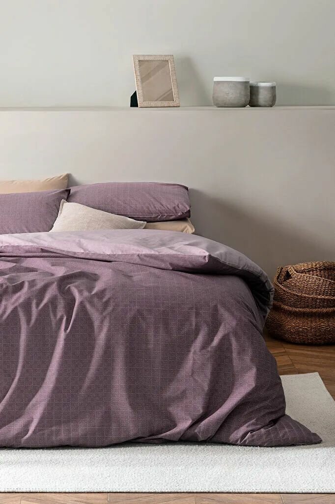 Постельное белье семейное. 2 пододеяльника 160х220 + 2 наволочки 50х70 + простынь 240х260. Цвет: Сливовый