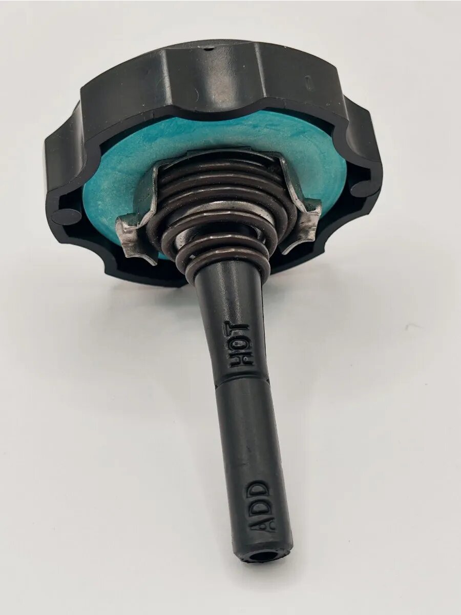 Крышка бачка гидроусилителя