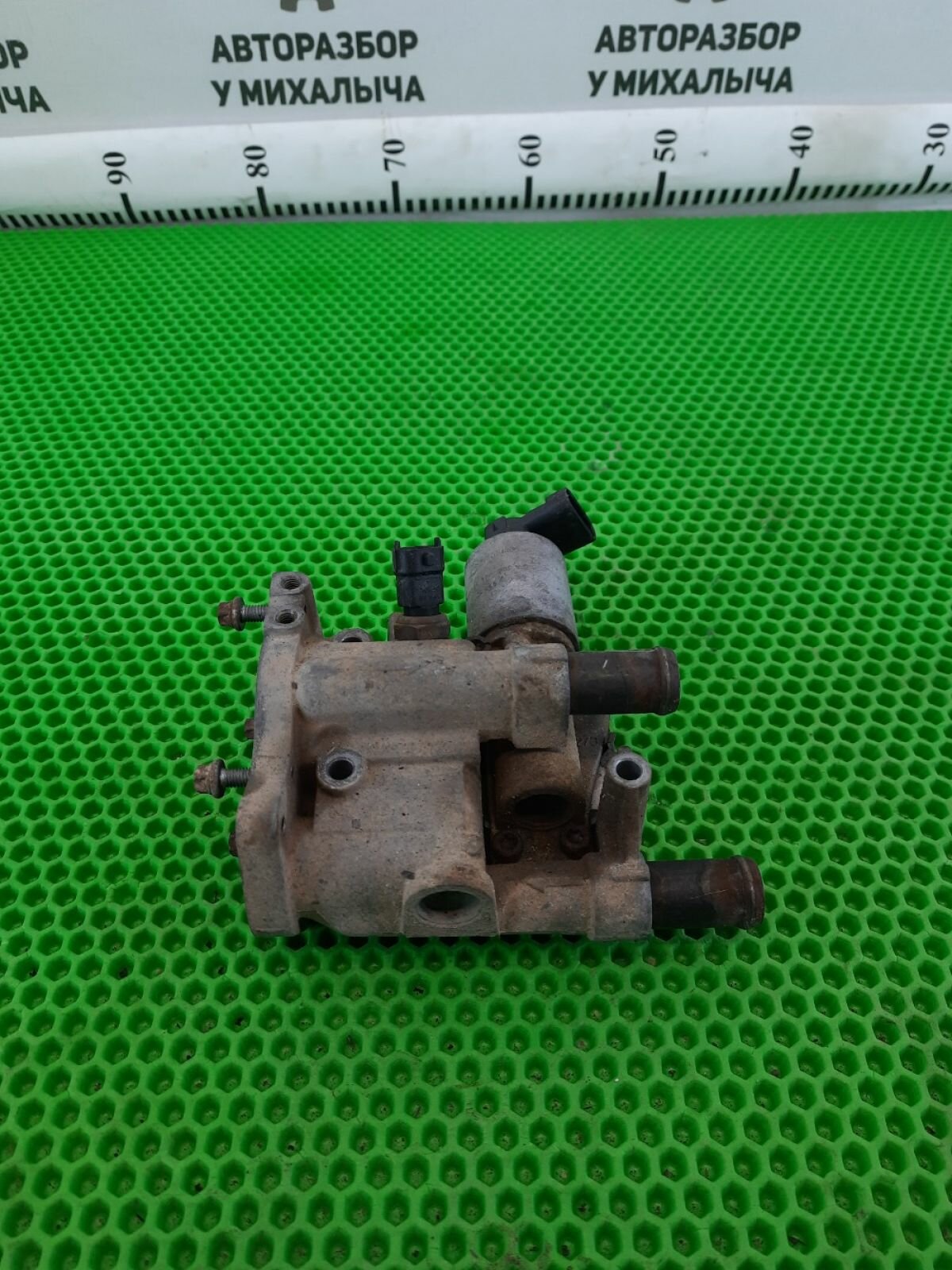 Корпус термостата с клапаном EGR Z16XEP Opel Astra