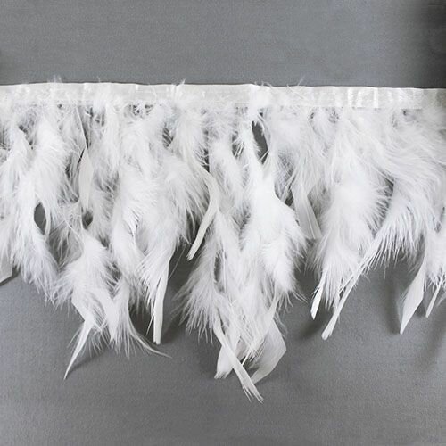 Бахрома для отделки из перьев курицы (1м.83см.) ширина-15см. 026