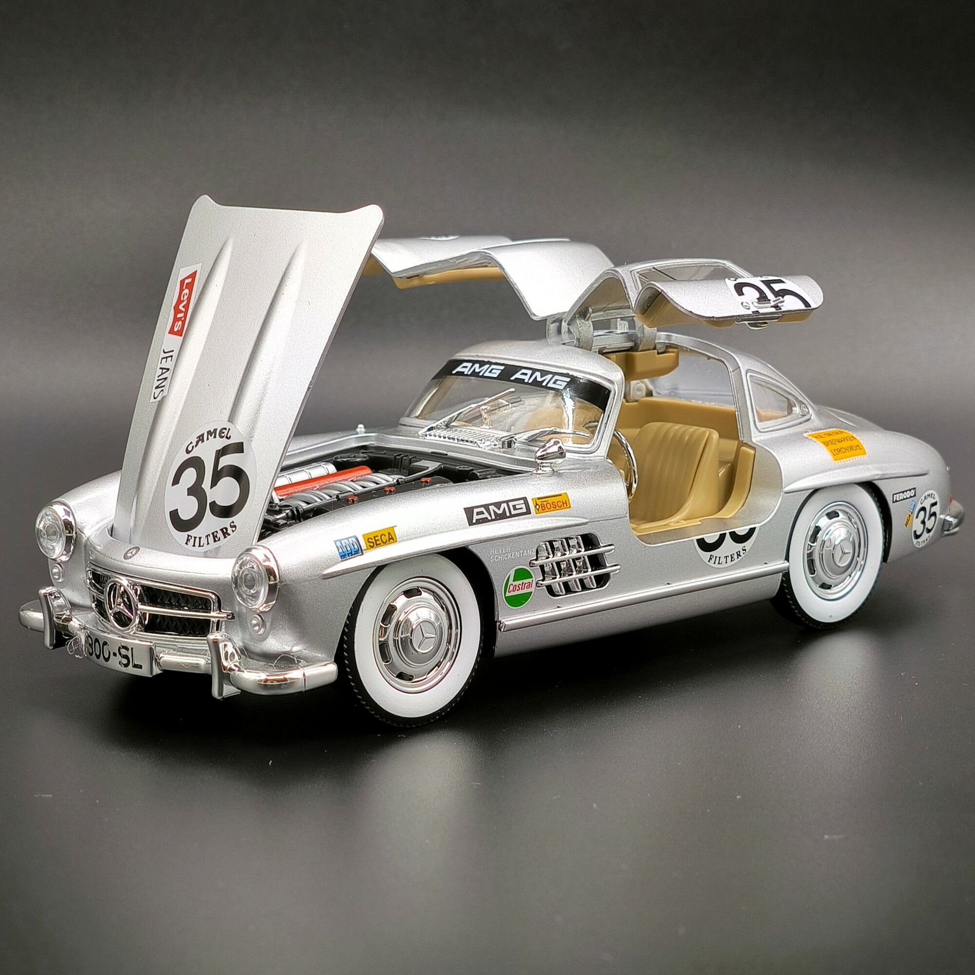 Металлическая модель автомобиля Mercedes-Benz SL300 с подсветкой и звуком
