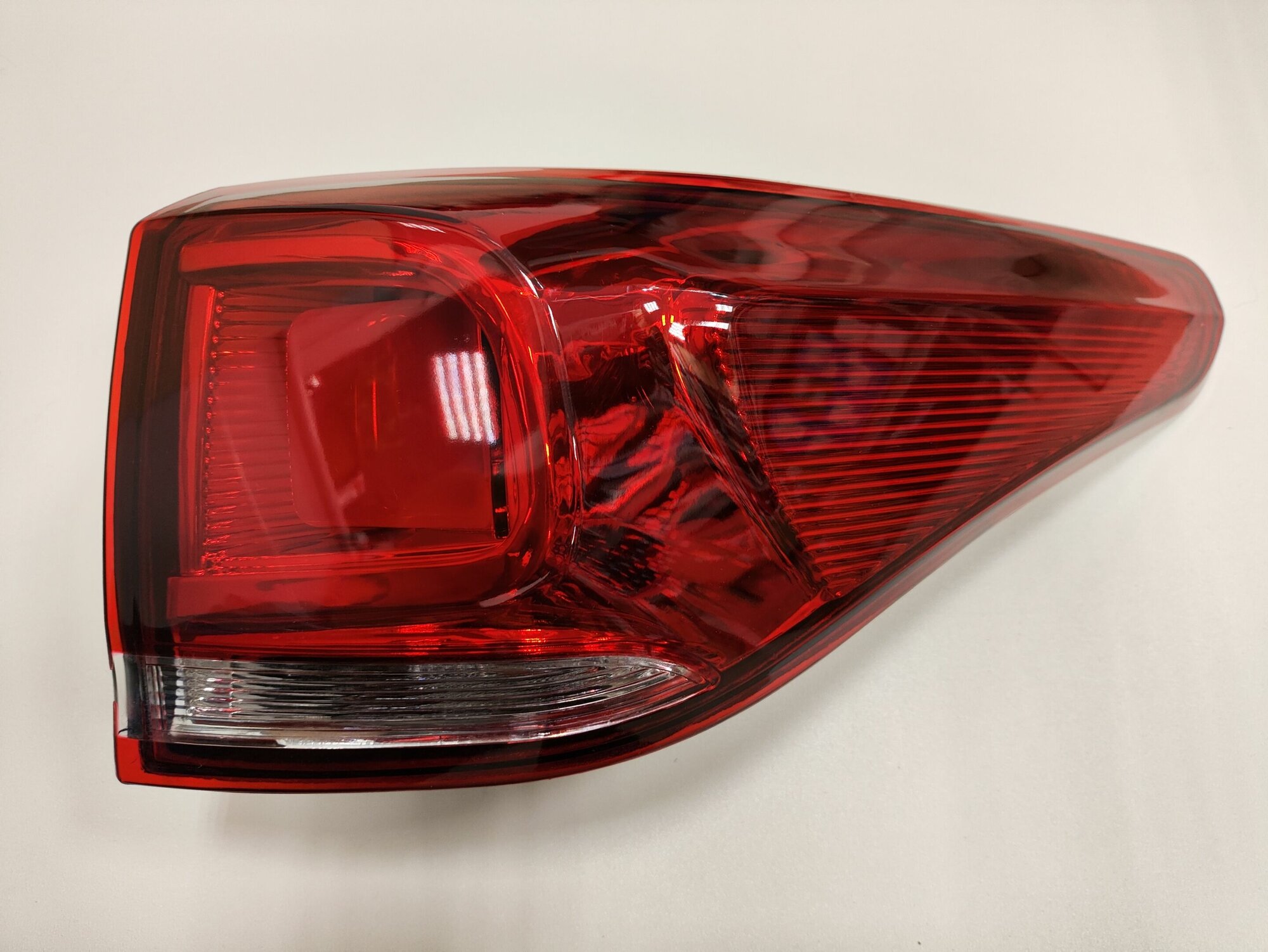 Фонарь задний правый (на крыле) Chery Tiggo 7 [1.5 16V 6AMT внедорожник Turbo] T154433020