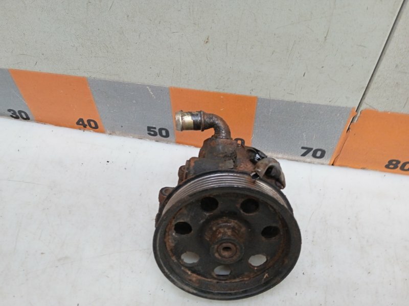 Б/У насос ГУР, Форд Фокус 1 Насос гидроусилителя Ford Focus 2004 1 297561 FORD арт. 1M5Z3A696CA