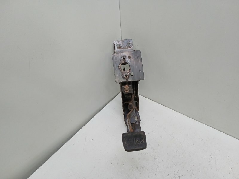 Б/У Киа Бонго Педаль сцепления Kia K2700 2004 124857 Hyundai-KIA арт. 0K60A41300H, J2