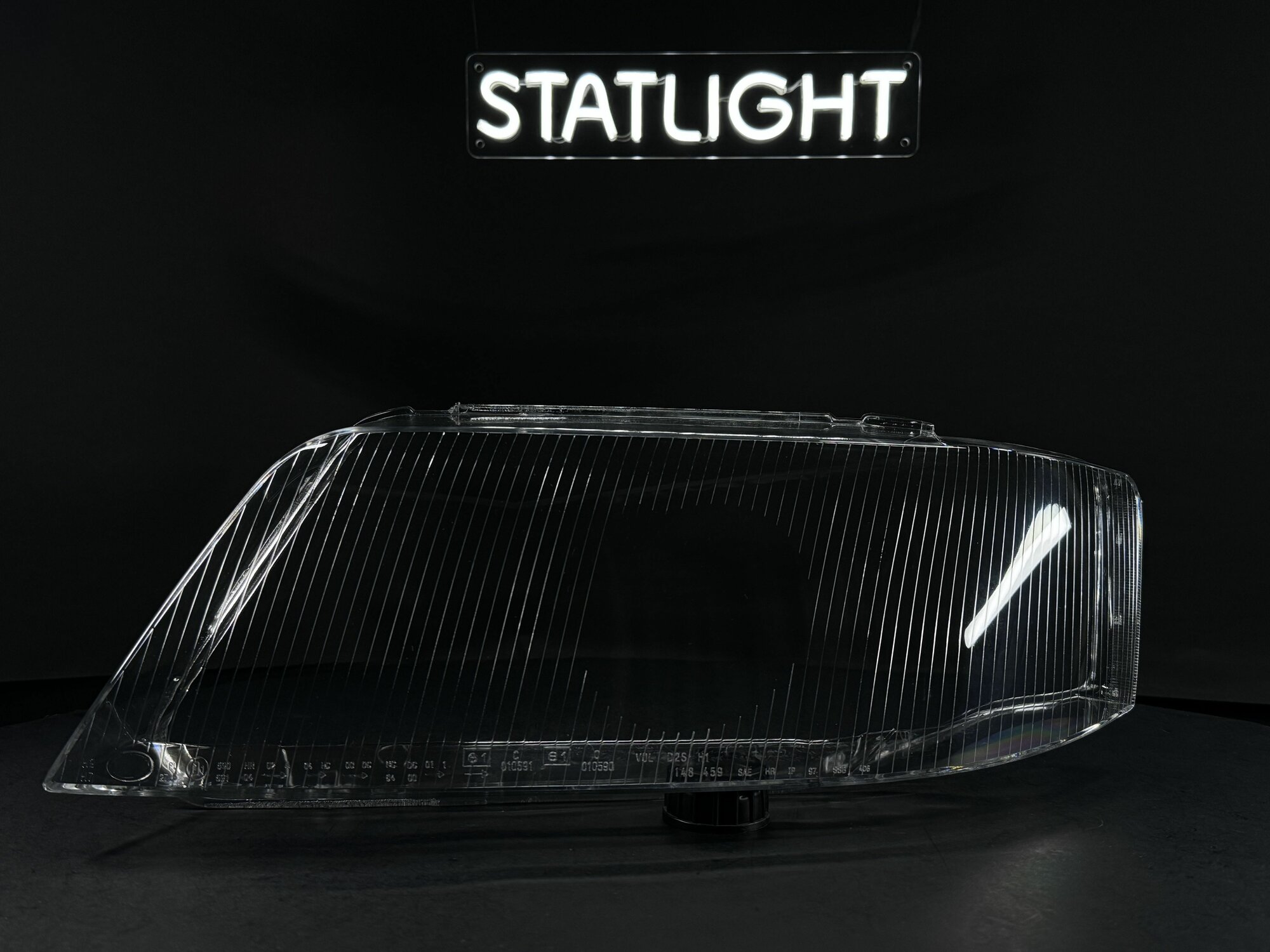 Левое стекло фары для Audi A6 C5 1997-2001