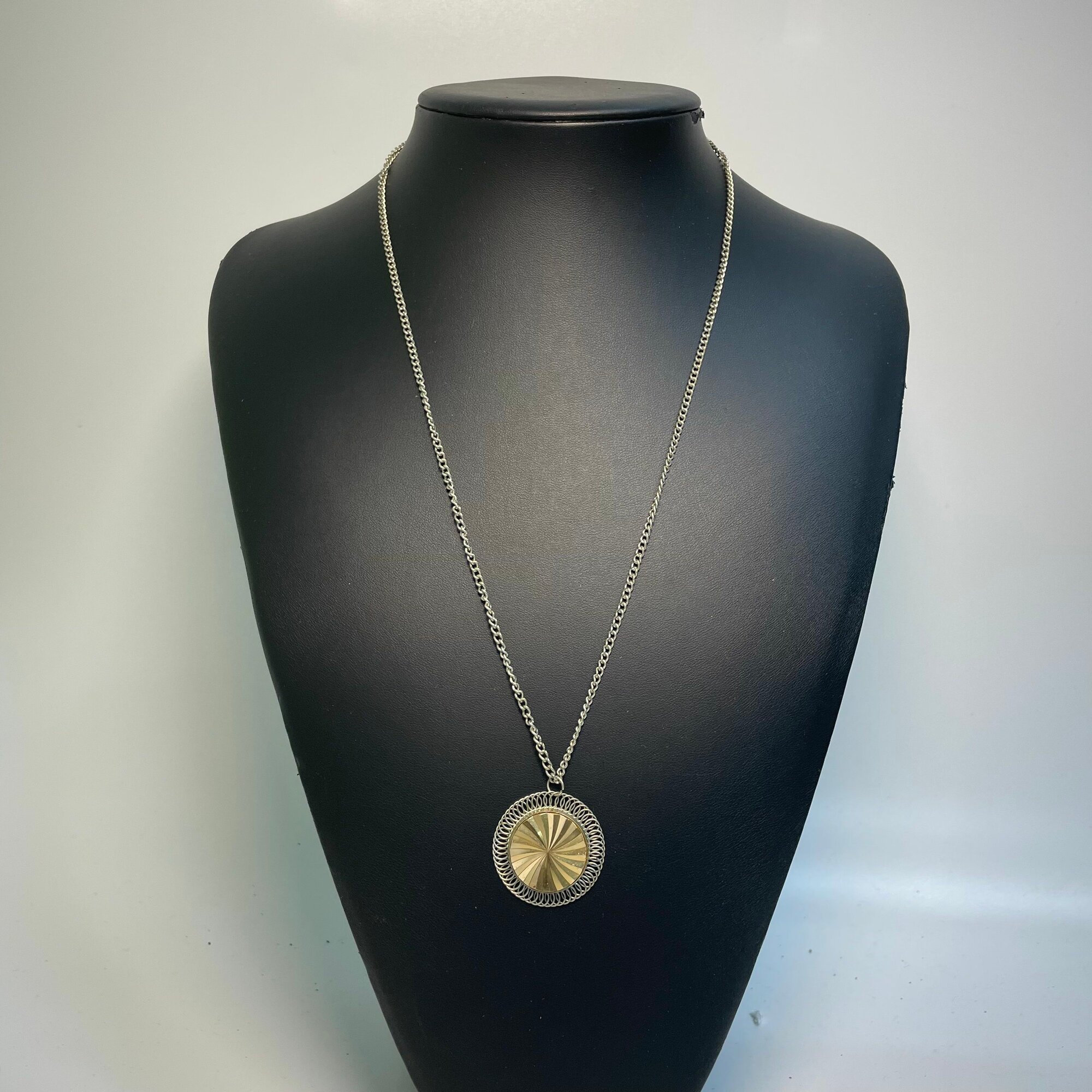 Советский винтажный мельхиоровый кулон на цепочке, сделано в СССР