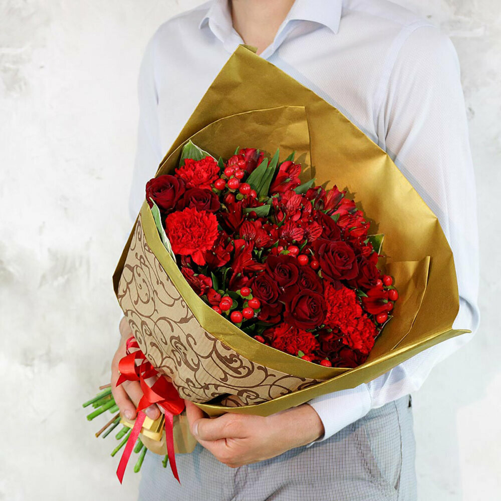 Букет "Ассорти", роза, альстромерия, гвоздика, гипперикум, 45 см
