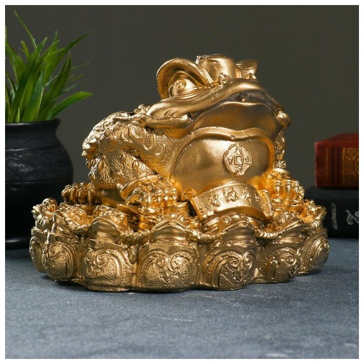 Копилка для денег «Жаба фэн-шуй», гипс, под золото, 18×18 см