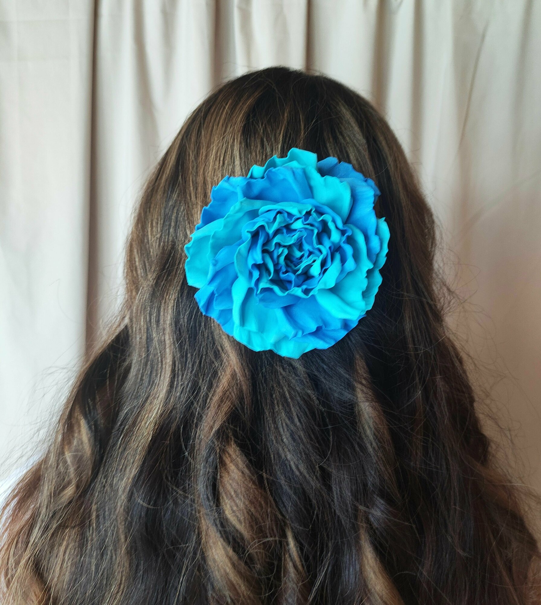 Заколка-брошь для волос/одежды/сумки большой цветок роза бирюзово-синяя двухцветная 1842м