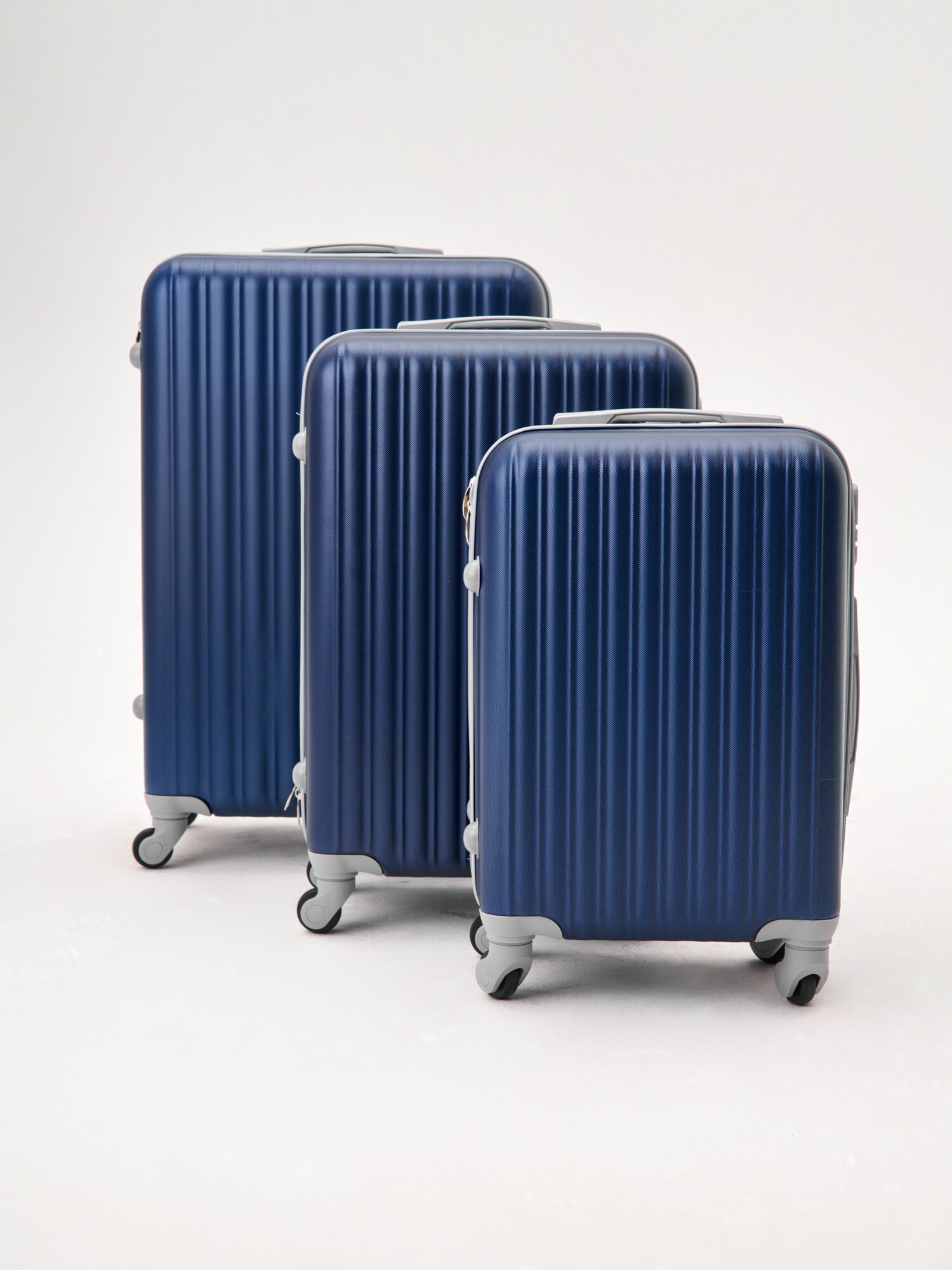 Комплект чемоданов 