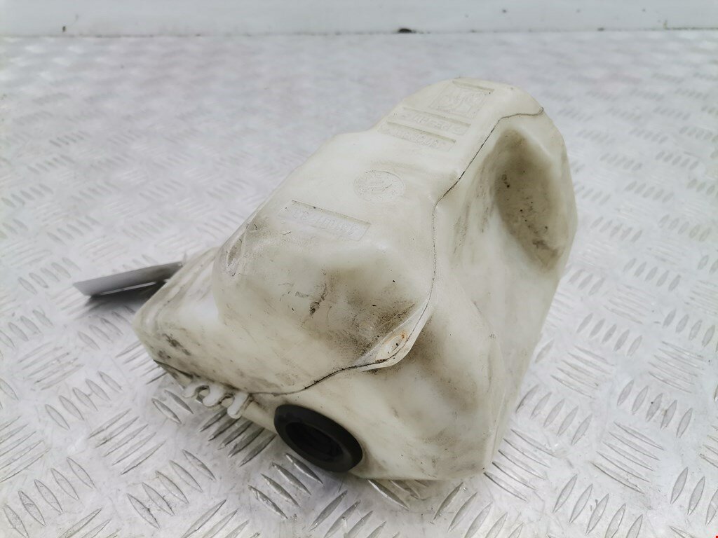 Бачок омывателя Opel Corsa D 55702892 арт. 1796092