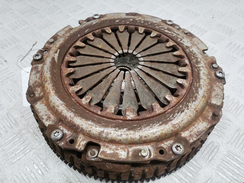 Маховик (демпфер сцепления) Renault Clio 2 8200447575 арт. 1512159