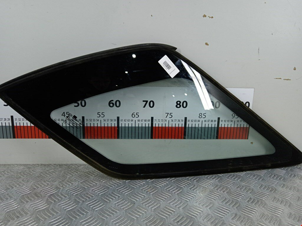 Стекло кузовное заднее правое Kia Sorento 1 (BL) арт. 1932193