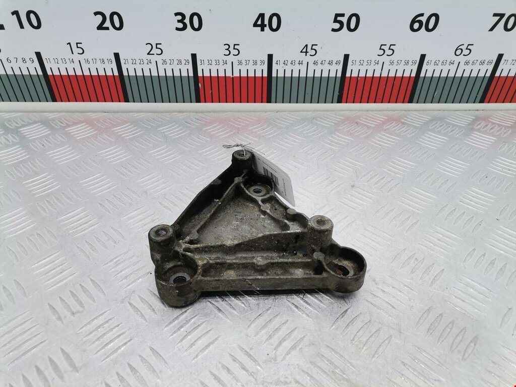 Кронштейн кондиционера Opel Astra J 55567289 арт. 2021066