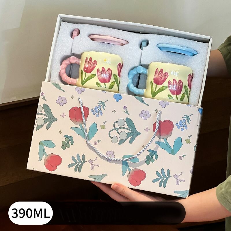 Подарочный набор для двоих керамические кружки с крышкой и ложкой Тюльпаны