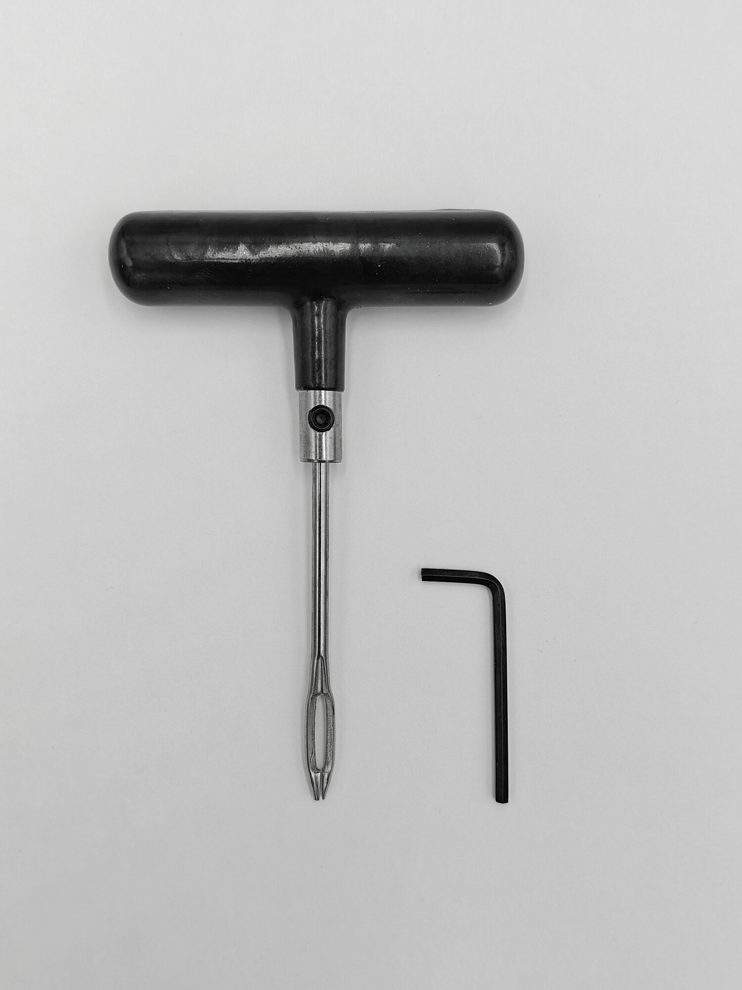 Игла для жгутов HI BETTER 100 мм, металлическая обрезиненная ручка