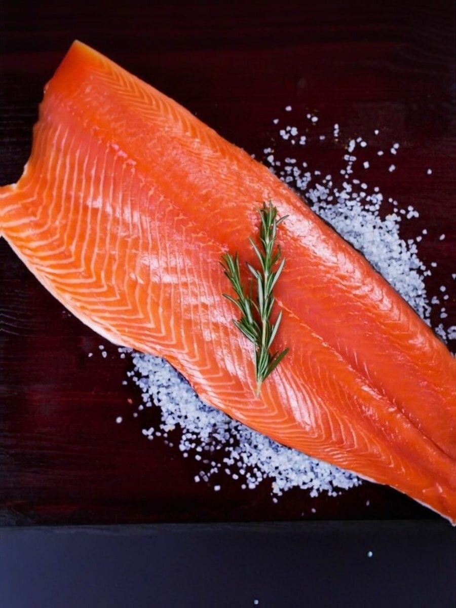 Филе семги с/м на коже, весовое, 1,6 - 2,5 кг