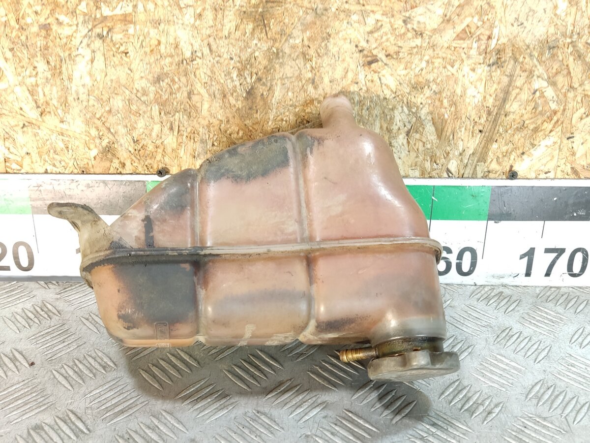Бачок расширительный MERCEDES E w124 1245001349