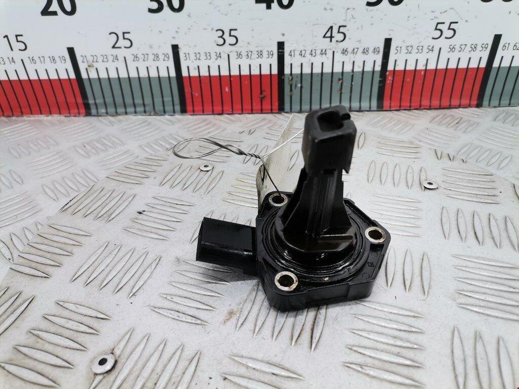 Датчик уровня масла Skoda Octavia 1Z 03C907660G арт. 1841661