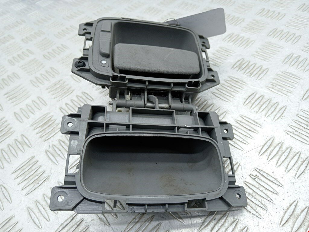 Ручка двери внутренняя задняя правая Mercedes Sprinter 2 (W906) A9067600061 арт. 1945392