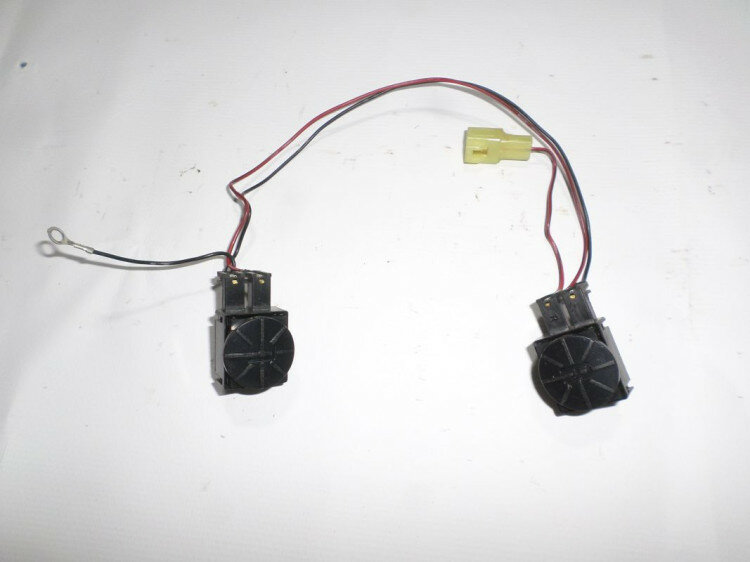 Кнопка руля звукового сигнала 93742520 левая и правая Шевроле Авео Т200-255 Лачетти Калос