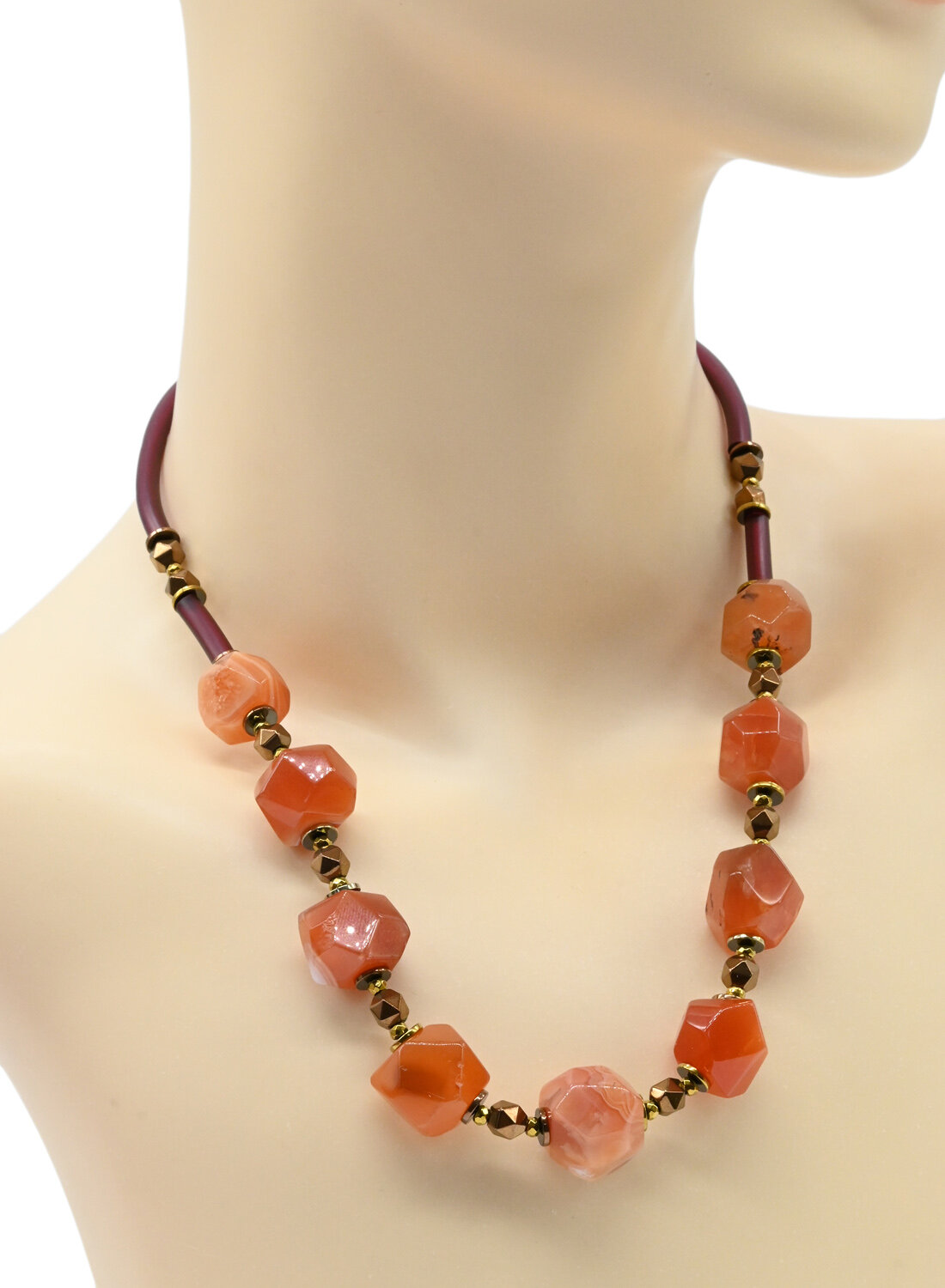 Колье, сердолик