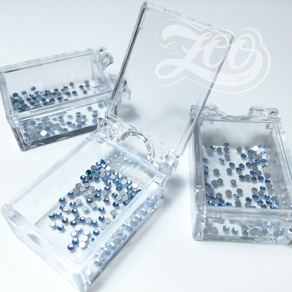 Стразы стеклянные Light Sapphire SS3 (1 мм) Zoo Nail Art 100 шт №1118 (в прямоугольном боксе)